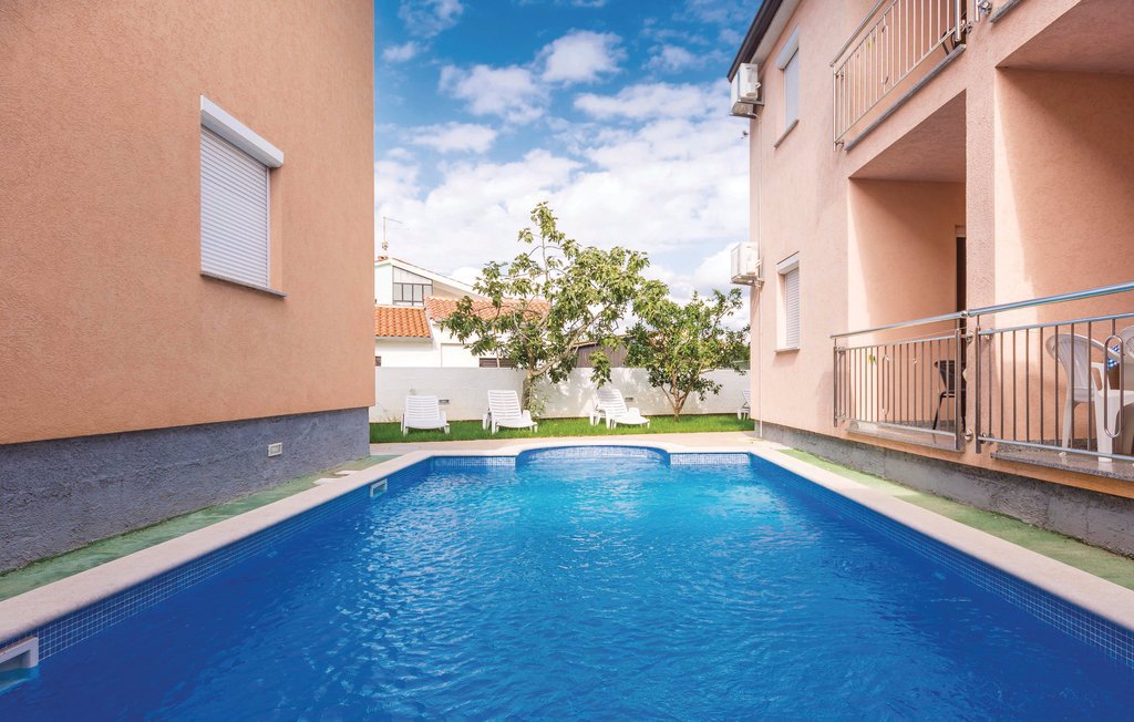 Holiday Apartment For 5 - Peroj